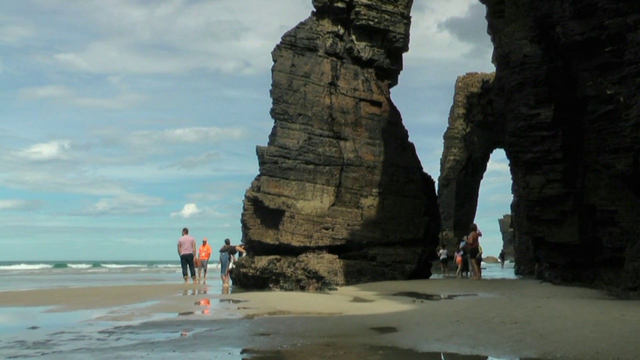 GALICIA - Playa "AS CATEDRAIS" en la costa lucense. - YouTube