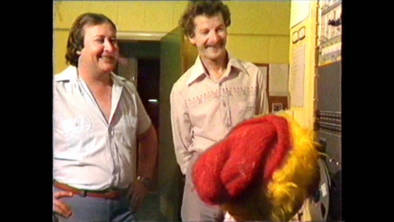 Sam the puppet's tour of radio 3SR in 1980 - YouTube