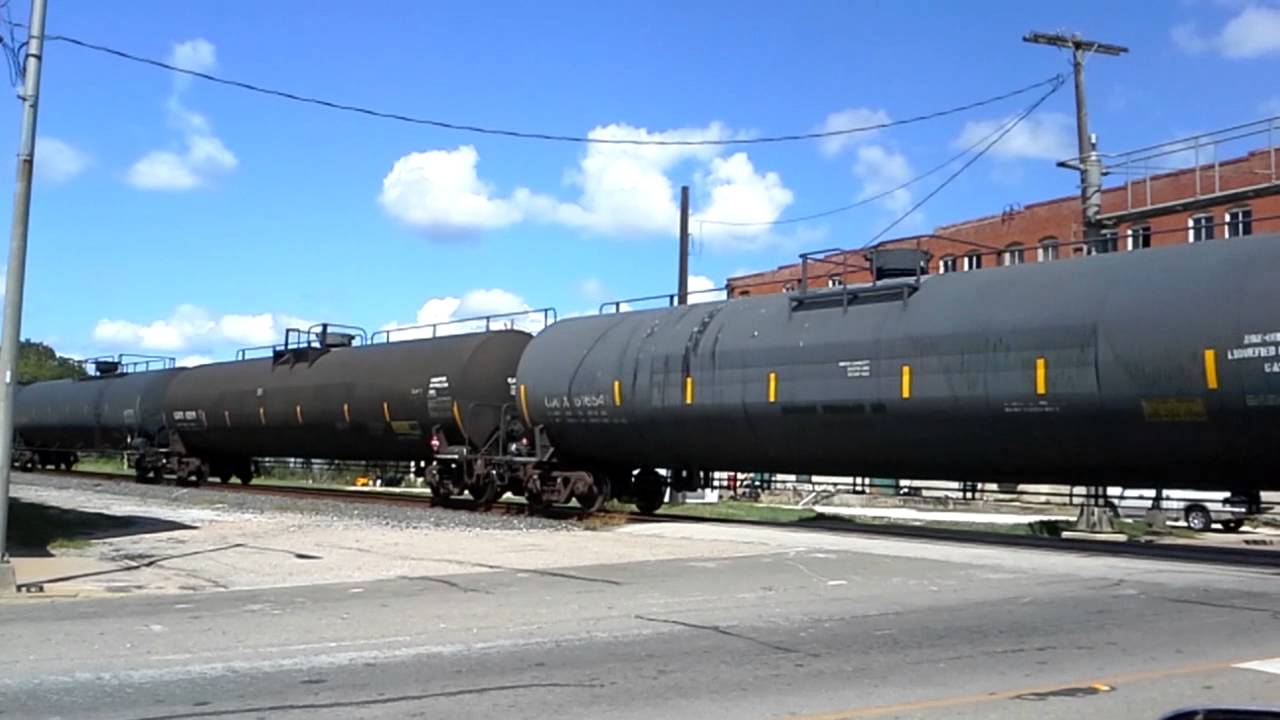 UP SD70ACe 8808 leading a mixed train - YouTube