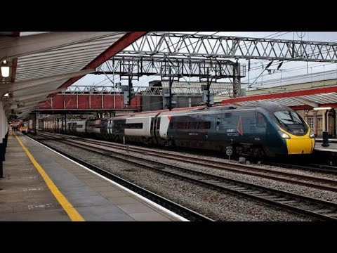 Crewe Railway Station 390006 AWC departs P6 on 1H67 on the 31st ...