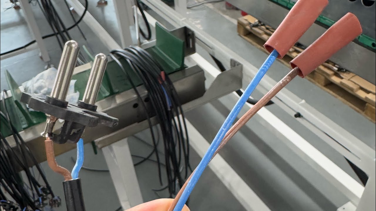 Fully automatically plug insert crimping machine injection - YouTube