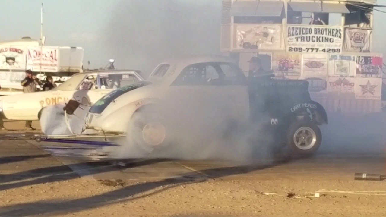 "Frantic Rat" warming up the tires 2018 Eagle Field - YouTube