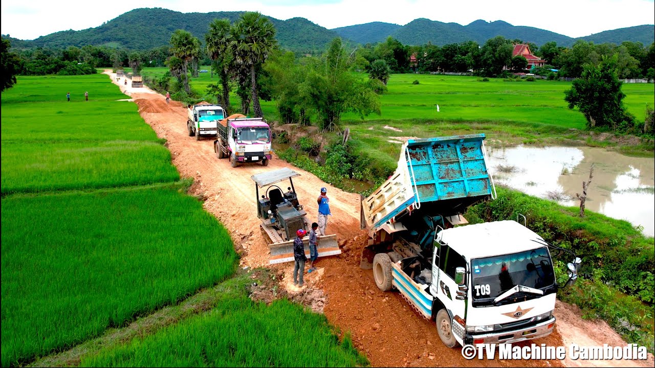 Beautiful & techniques processing dozer pushing with truck unloading ...