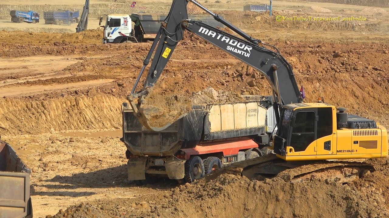 Matador Excavator And Dump Truck Working Loading Dirt - YouTube