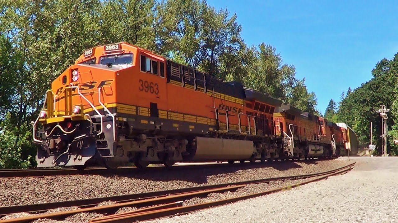 A Busy Day on the BNSF's Seattle Subdivision - 6/4/16 - YouTube
