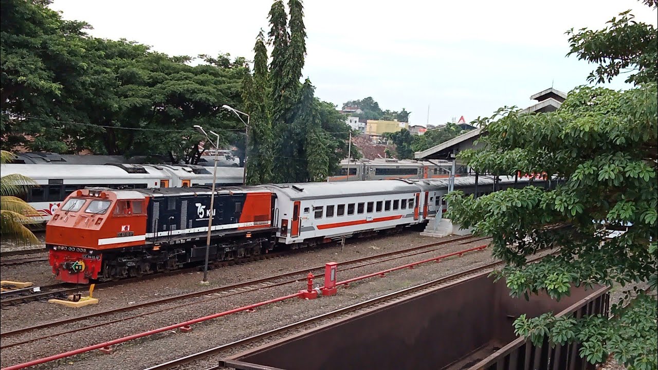 Dinas KA Rajabasa Dengan lokomotif CC 201 93 01R Divre 4 - YouTube