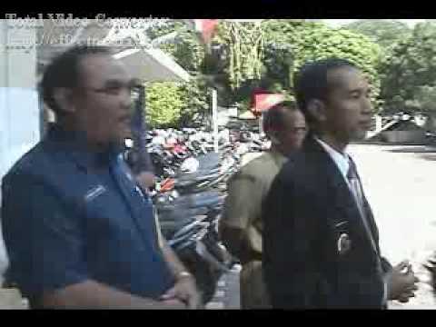 Kunjungan Jokowi ke SMA Batik 1 Surakarta