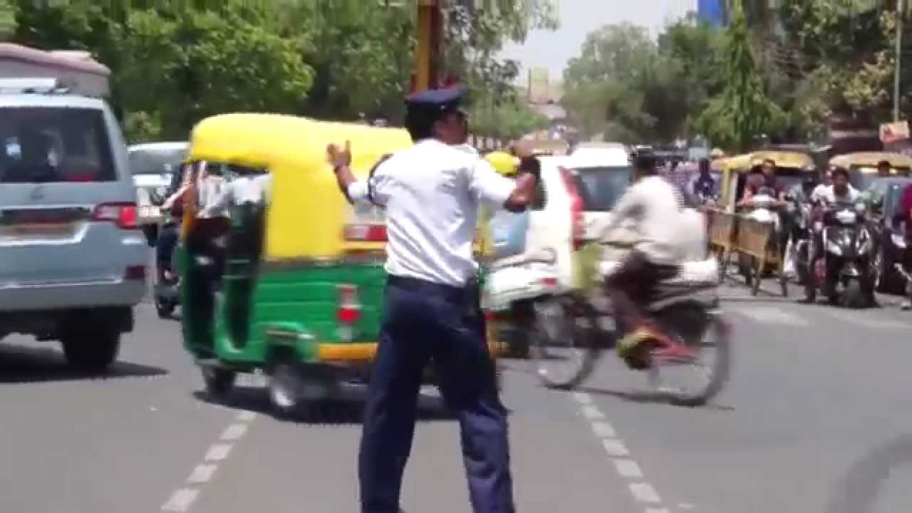 Indore 4 - Dabang Traffic Police... India Need This kind Of Officers ...
