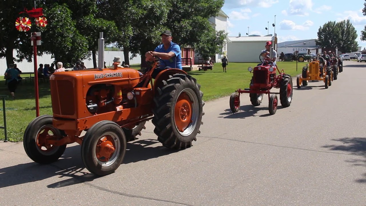 Antique Tractor & Classic Car Display - YouTube