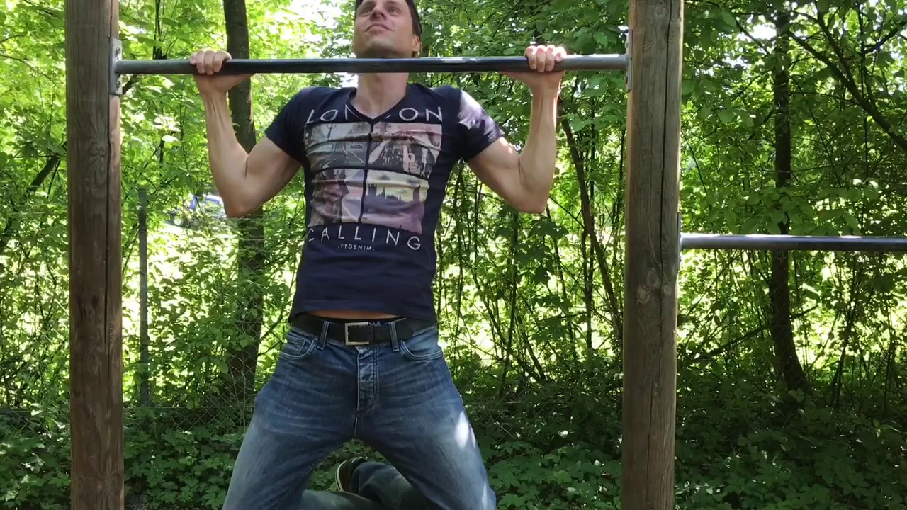 Sixpack Hero Simon Mathis - Fitnesschallenge - YouTube