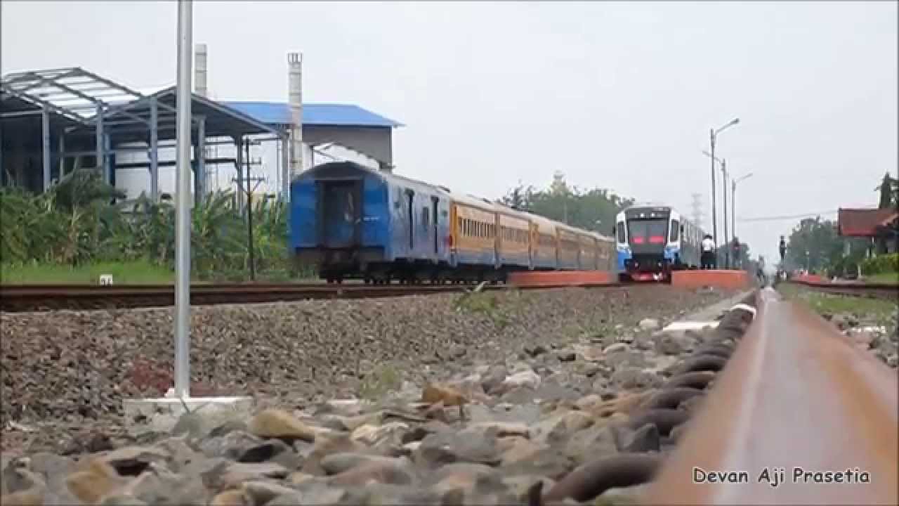 KA Sri Tanjung ft CC 201 78 05 YK x KA KRDI Jenggala @Stasiun Boharan ...