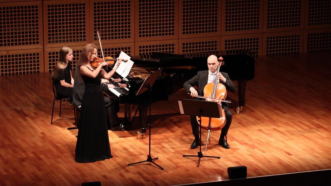 Wassyl Barwinskyj - KlavierTrio A-Moll 3.Satz (alla Kolomyjka) - YouTube