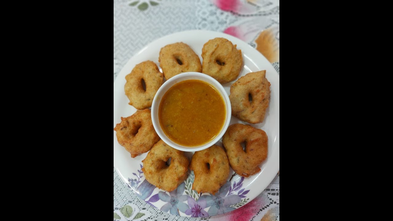 Medu wada / White lentil wada / South indian wada - YouTube