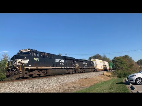 NS 8096 Leads NS 295 Southbound in Richwood, KY - YouTube