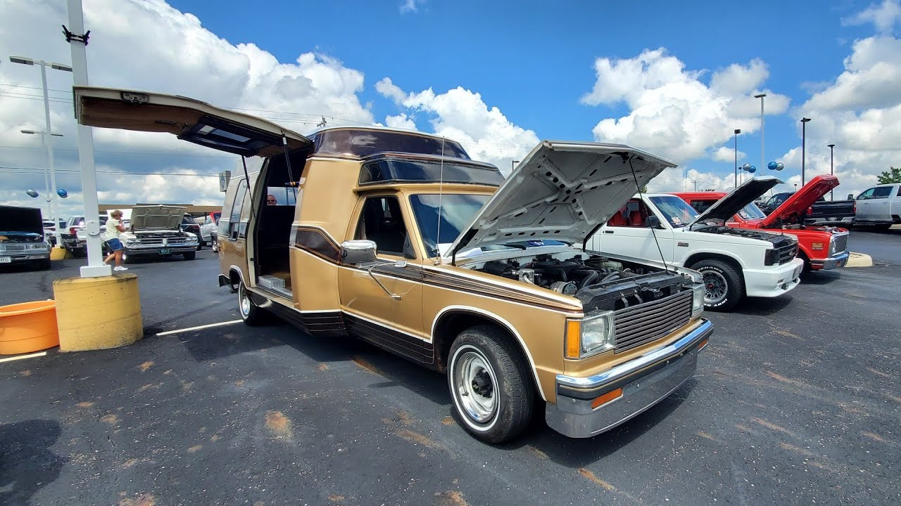 June Bugs 1st Car Show! Shining up the 1984 Chevy S10 Limo - YouTube