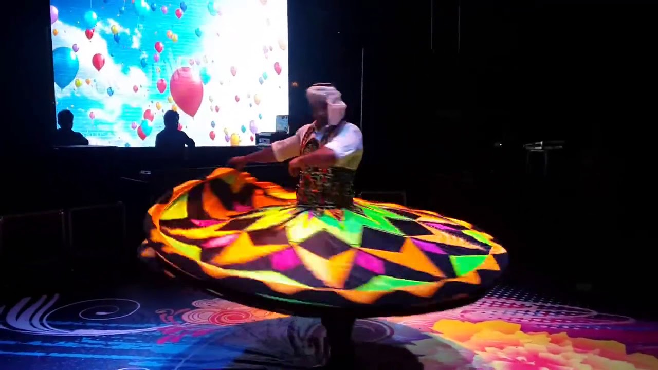 LED Tanoura dancer - YouTube