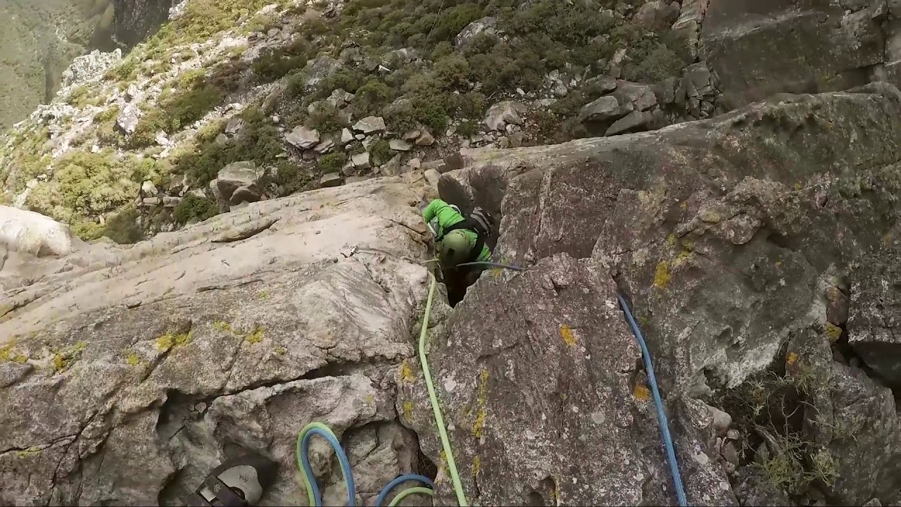 "Staircase" Trad climb Table Mountain _ Govan Adrian Basson - YouTube