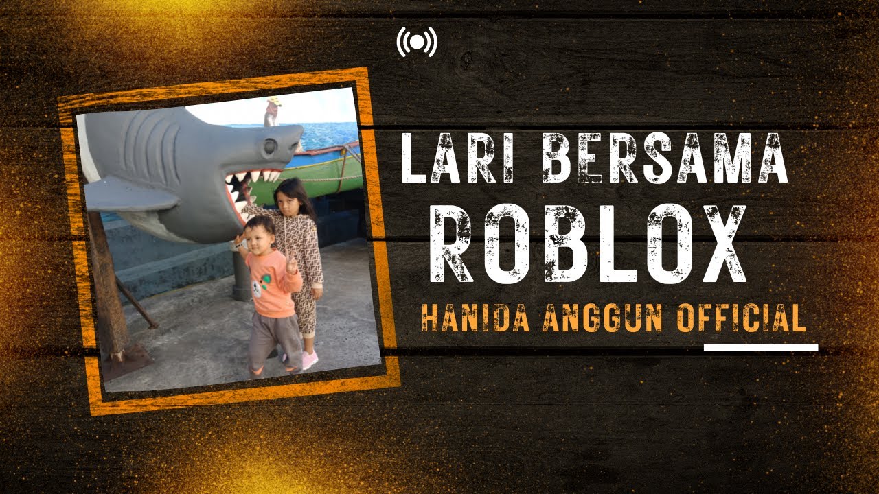 Lari Bersama ROBLOX - YouTube
