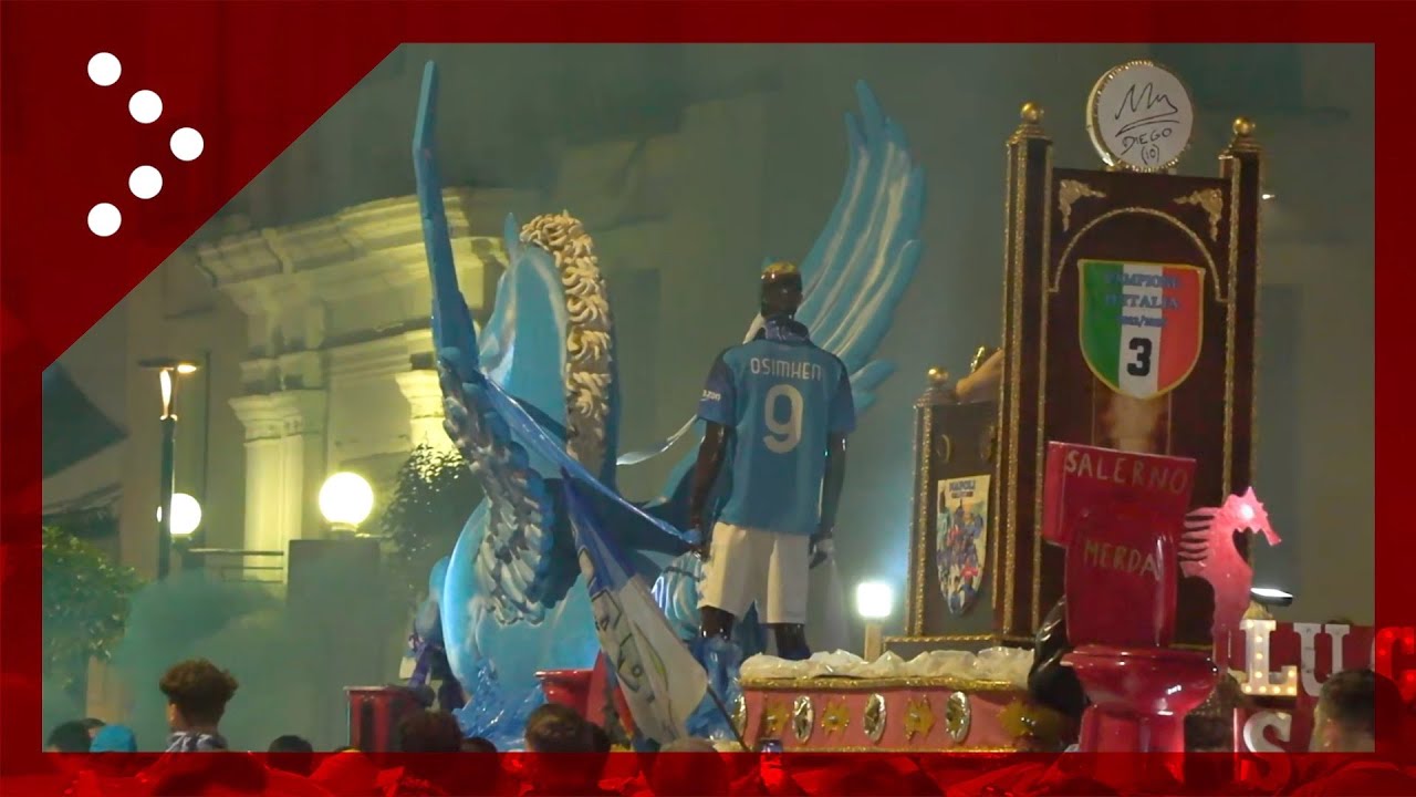 Napoli, carro allegorico: Maradona dal trono benedice Osimhen alla ...