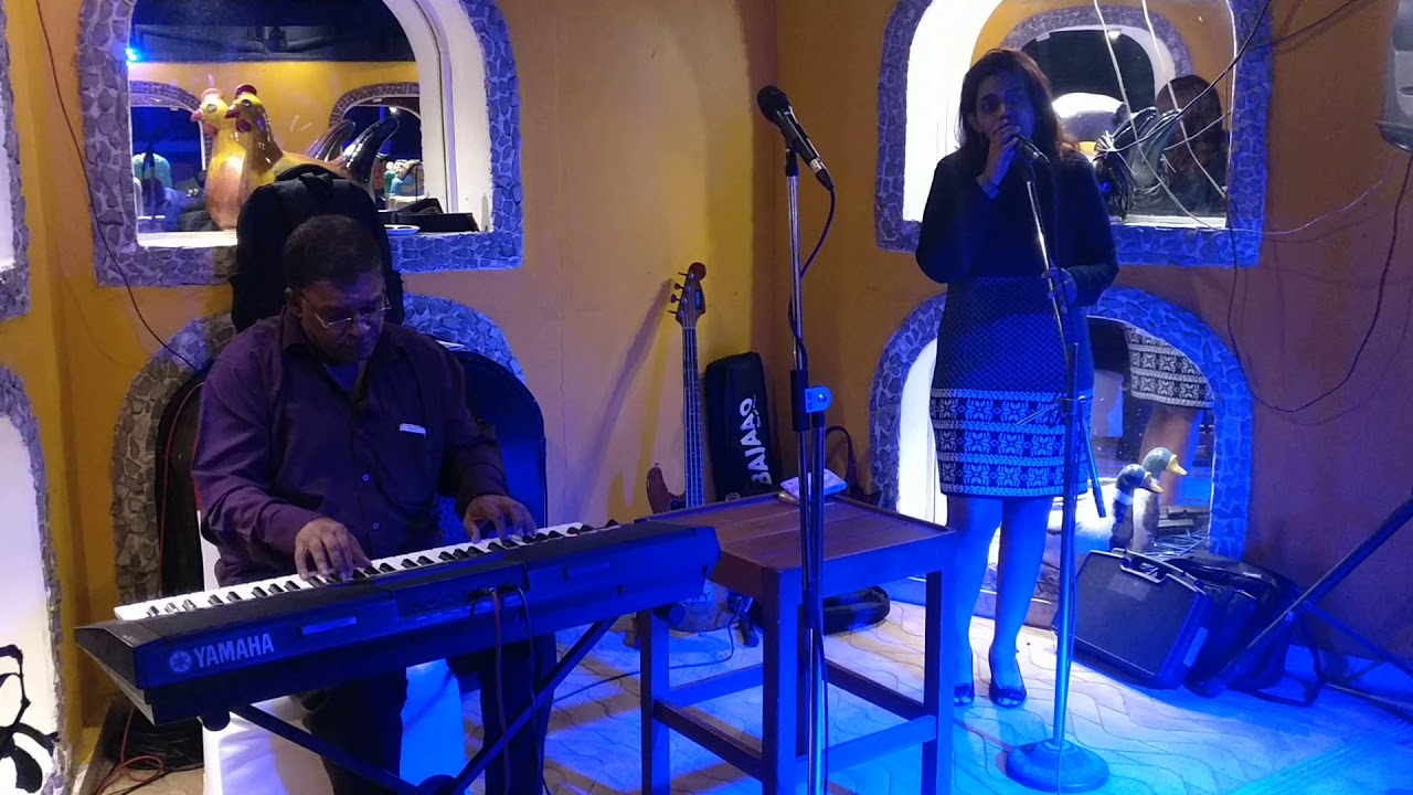 Sharon & Lenny Jazzing it at MGs - Autumn Leaves - YouTube