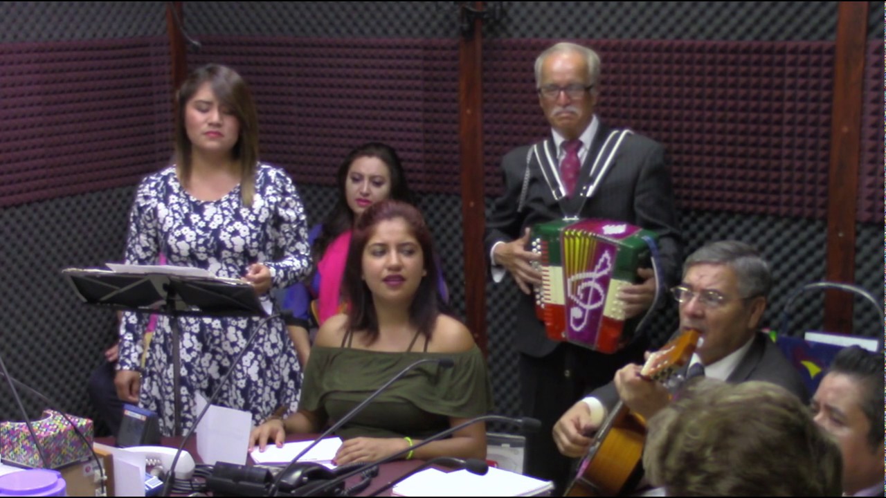 David Reynoso, un actor imponente; Rubí Esmeralda, Ay mamá - Martínez ...