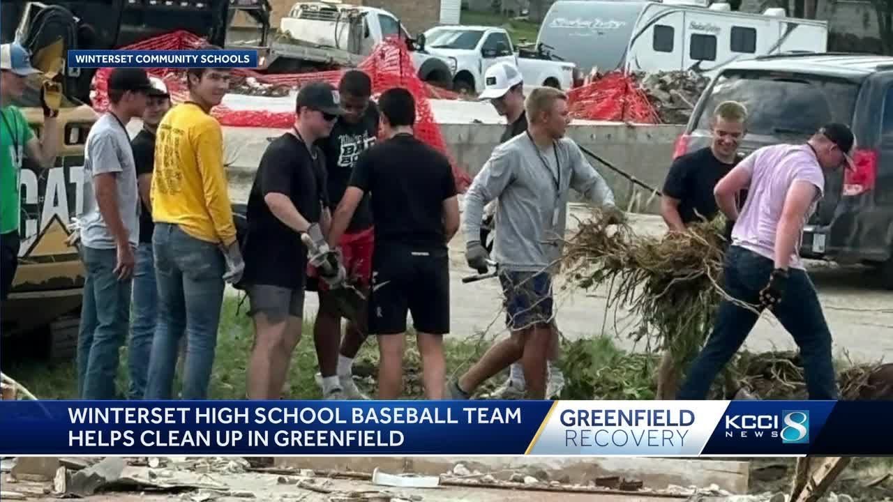 Greenfield, Iowa tornado: Winterset High School baseball players help ...