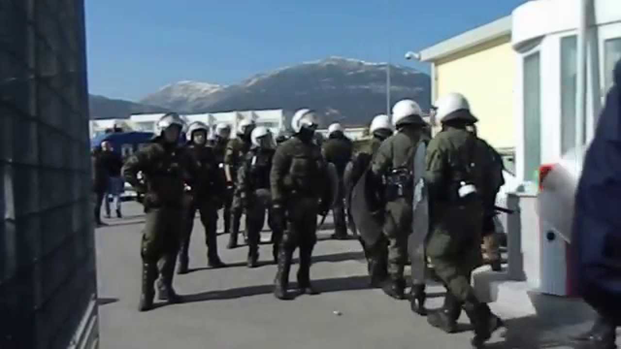Greek riot police, MAT in Amygdaleza - YouTube