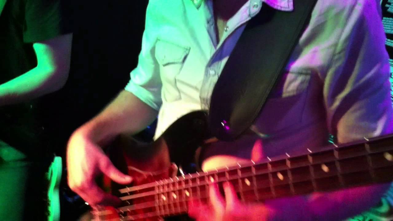 mike_rix_bass_solo_at_albert2.MOV - YouTube