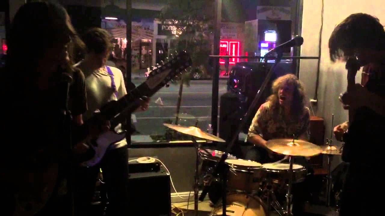Frankie and The Witch Fingers - Revival - Permanent Records - YouTube