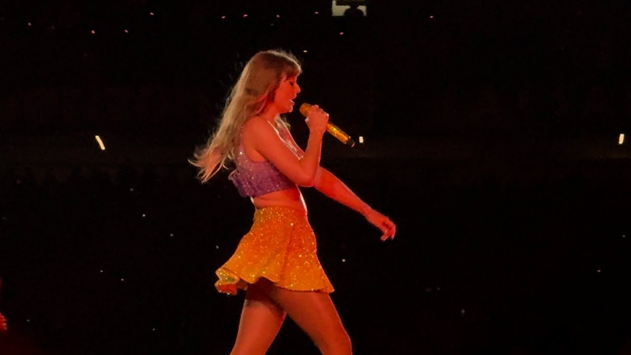 102524 Taylor Swift - Bad Blood | The Eras Tour in New Orleans - YouTube