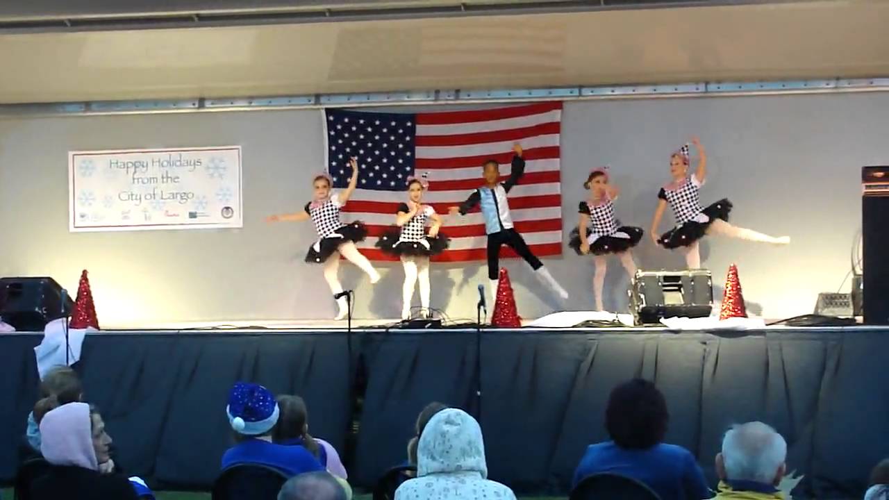 Max's Ballet at the Largo Stroll, Dec 2009 - YouTube