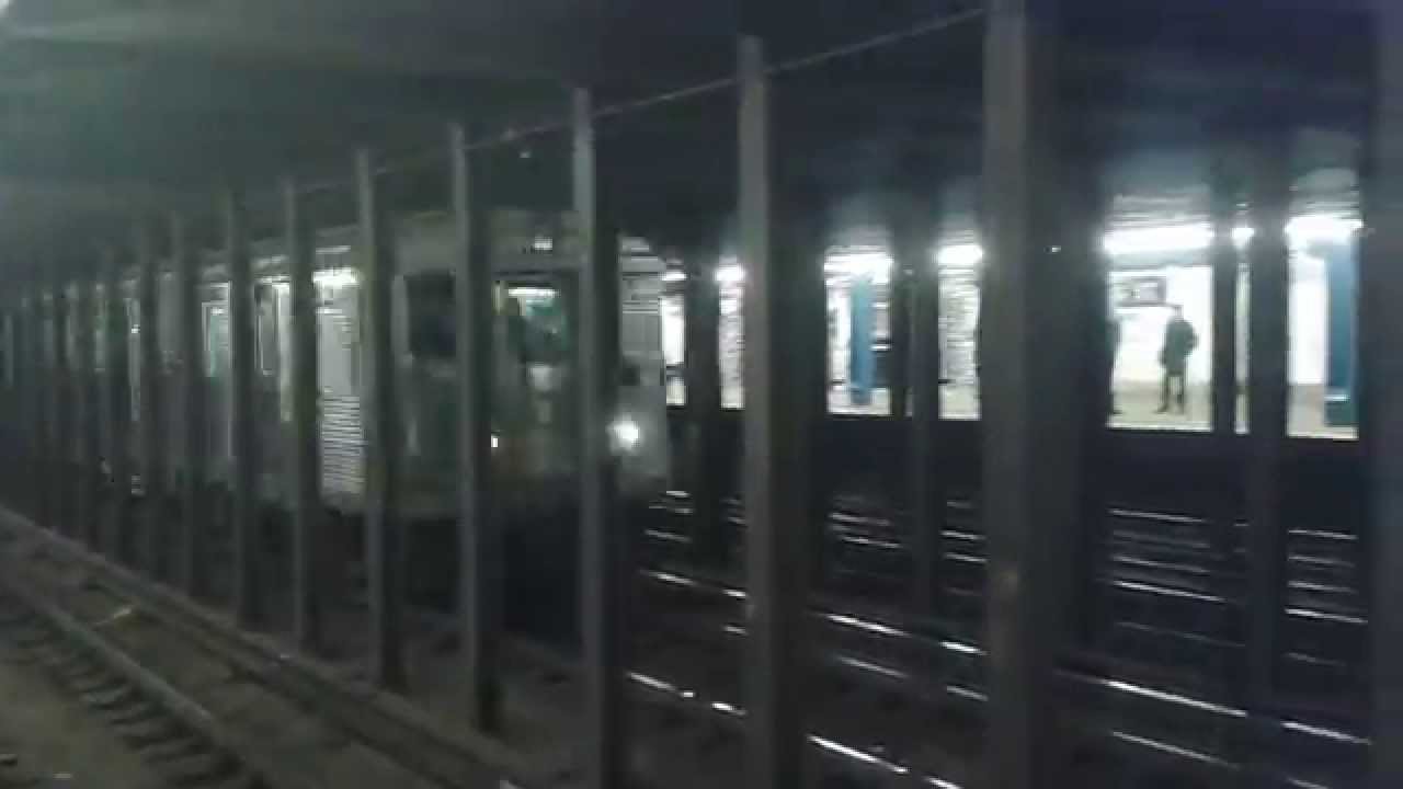 R32 C Express Train passing Spring Street - YouTube