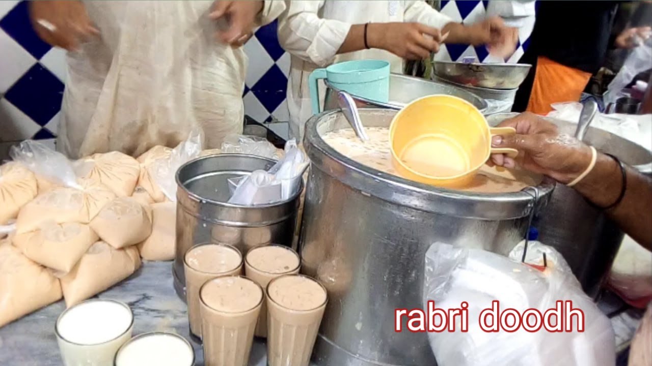 Rabri doodh in Lahore | Pakistani street food | vootstreetfood - YouTube