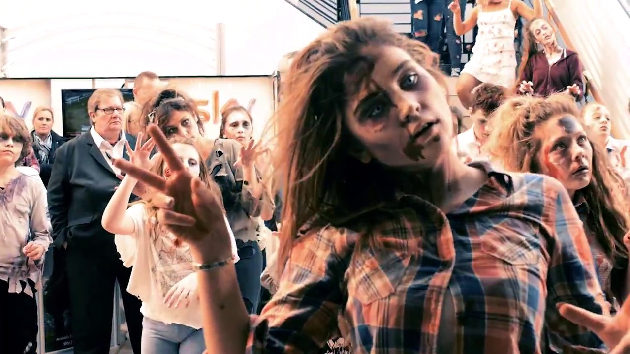 Bow Street Mall Halloween Flash Mob - YouTube