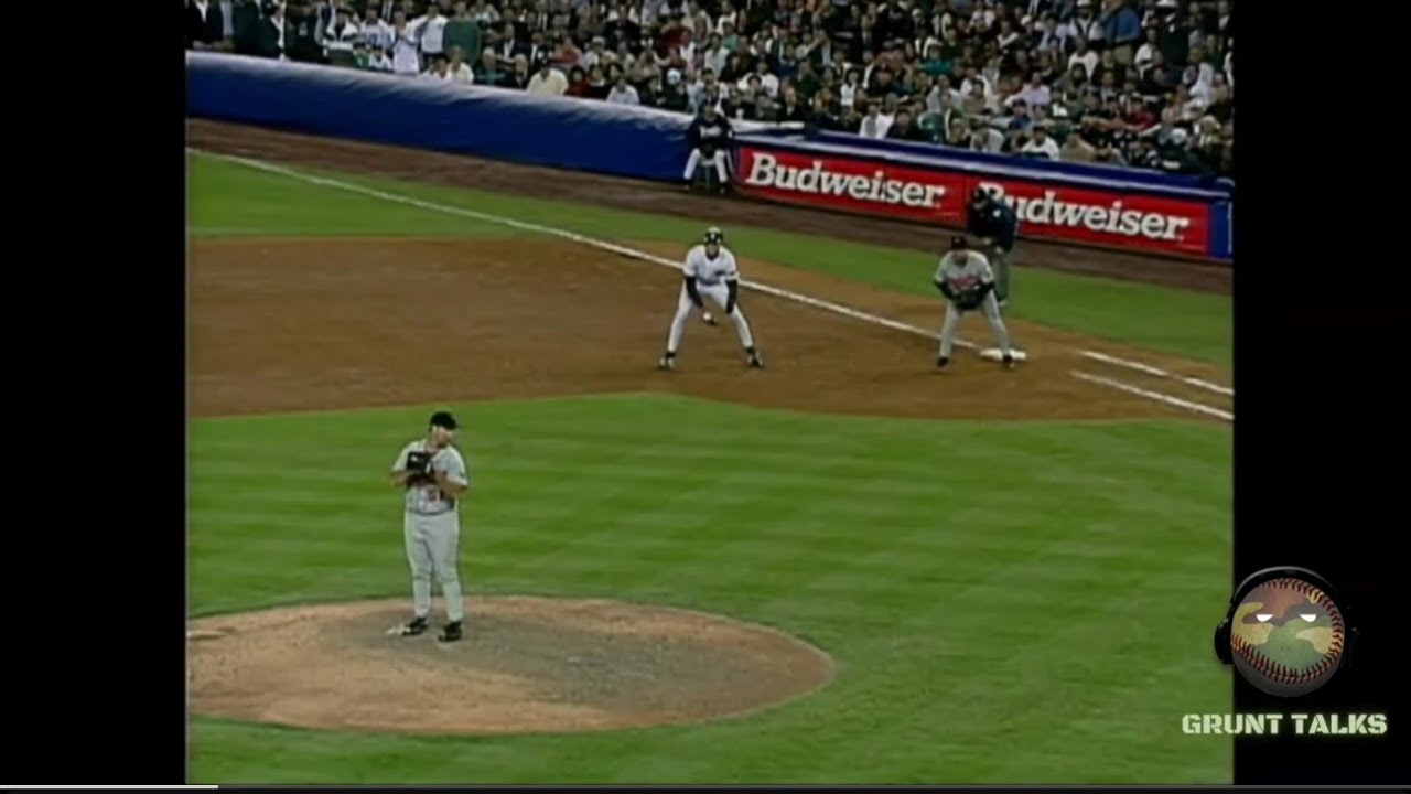 The most forgotten fan interference in baseball. - YouTube