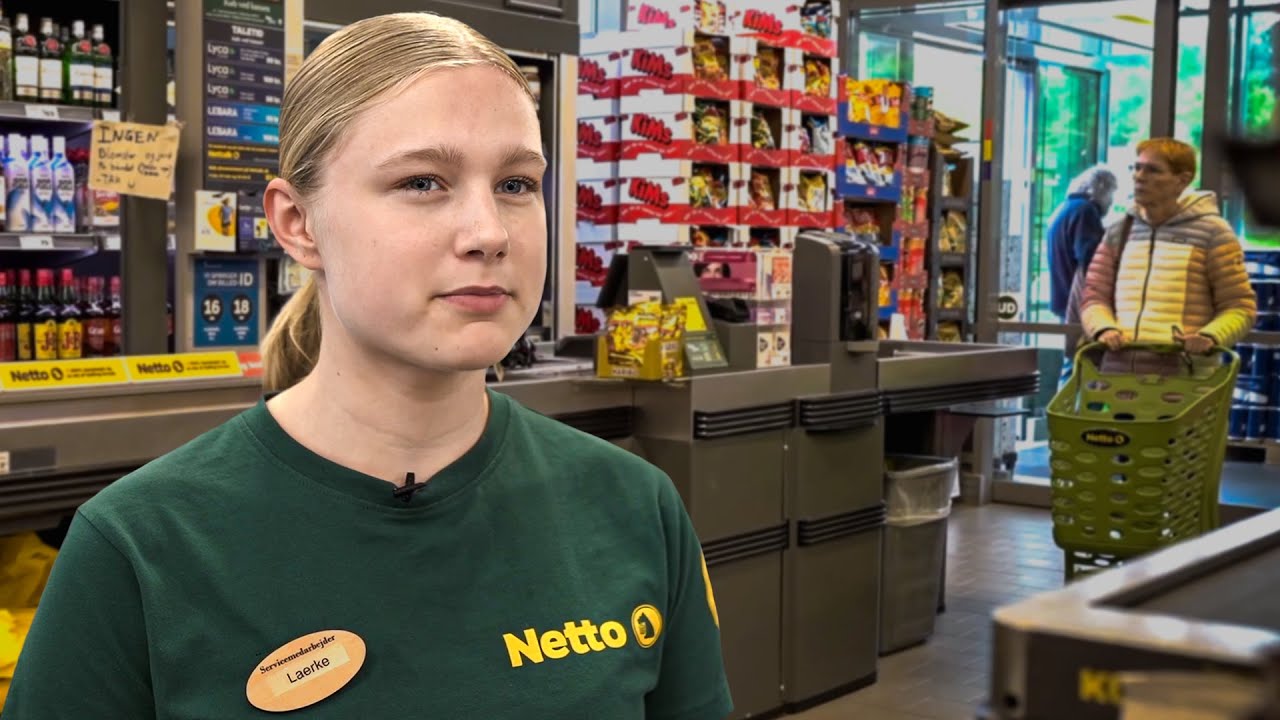 Lærke fra Netto fik voksen-skældud af kunde - så gik chefen til ...