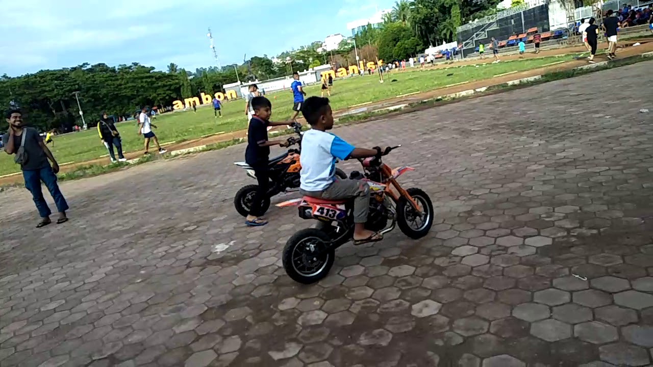 Balapan motor krooss - YouTube