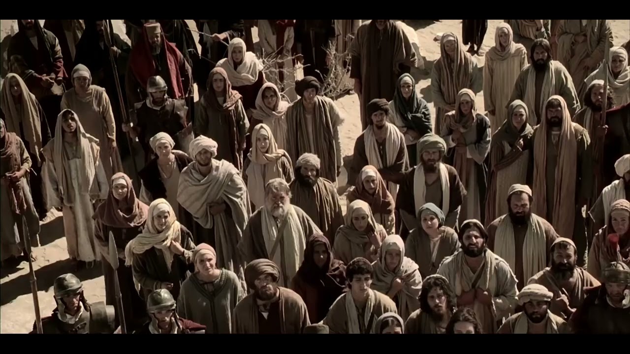 Jesús es azotado y crucificado - YouTube