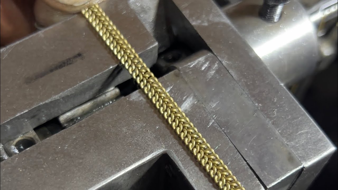 Left & right curb chain machine by nidhi chain machine - YouTube
