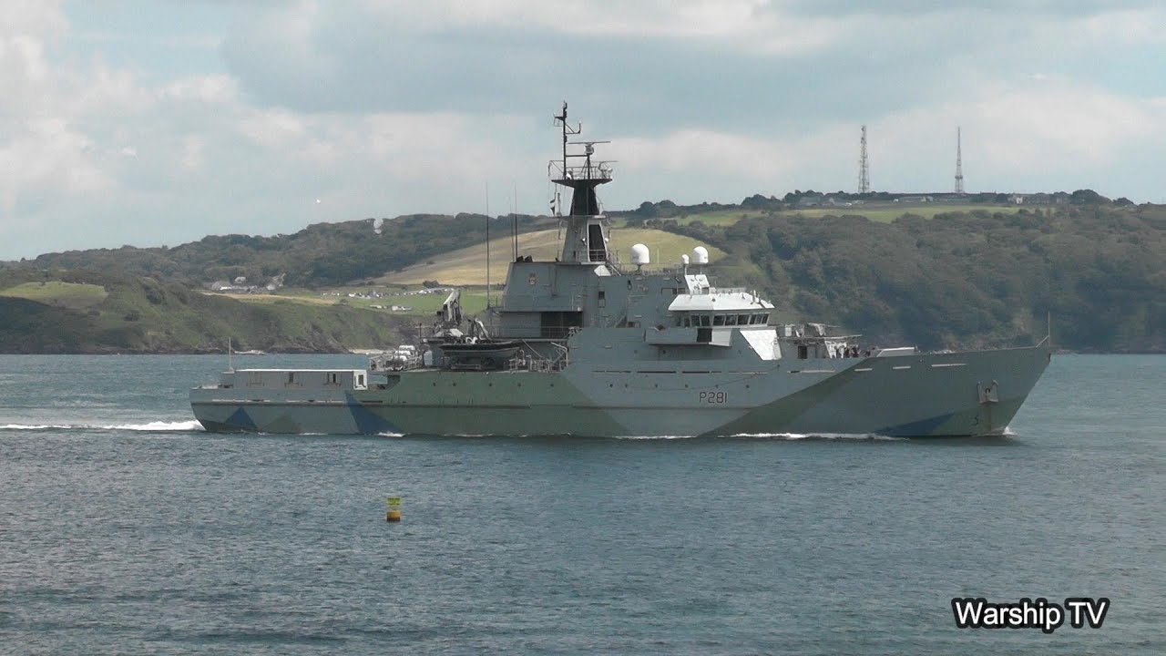 HMS TYNE P281 UNDERGOES NAVIGATION TRAINING INTO DEVONPORT NAVAL BASE ...
