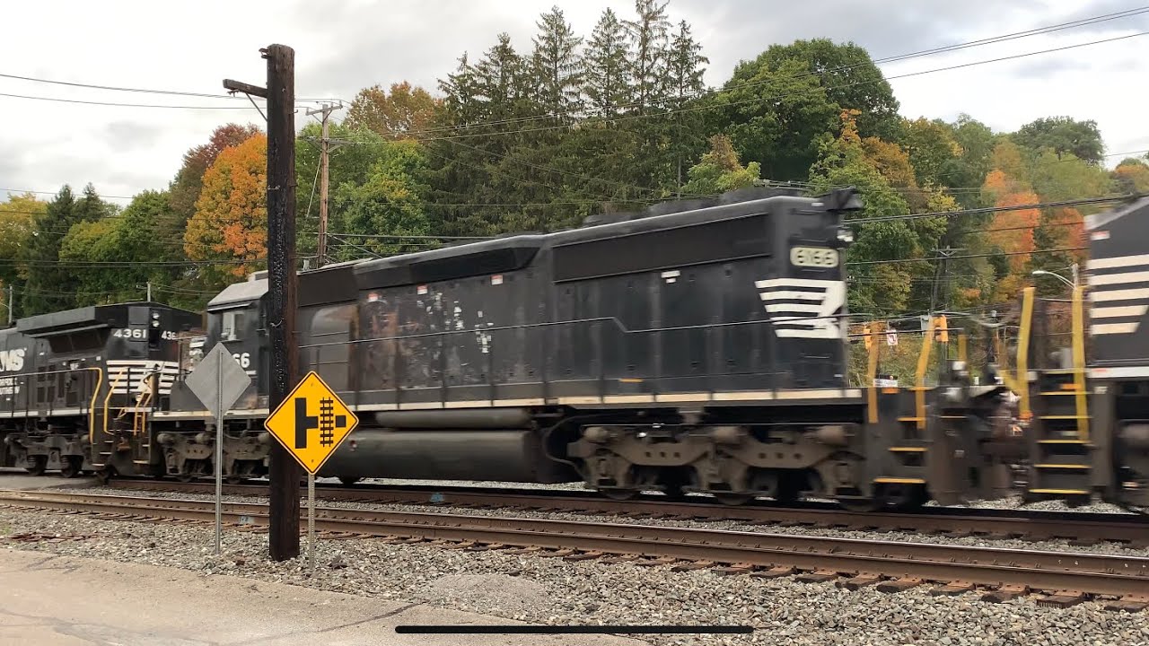 NS manifest/Autorack train with a no logo SD40-2 - YouTube