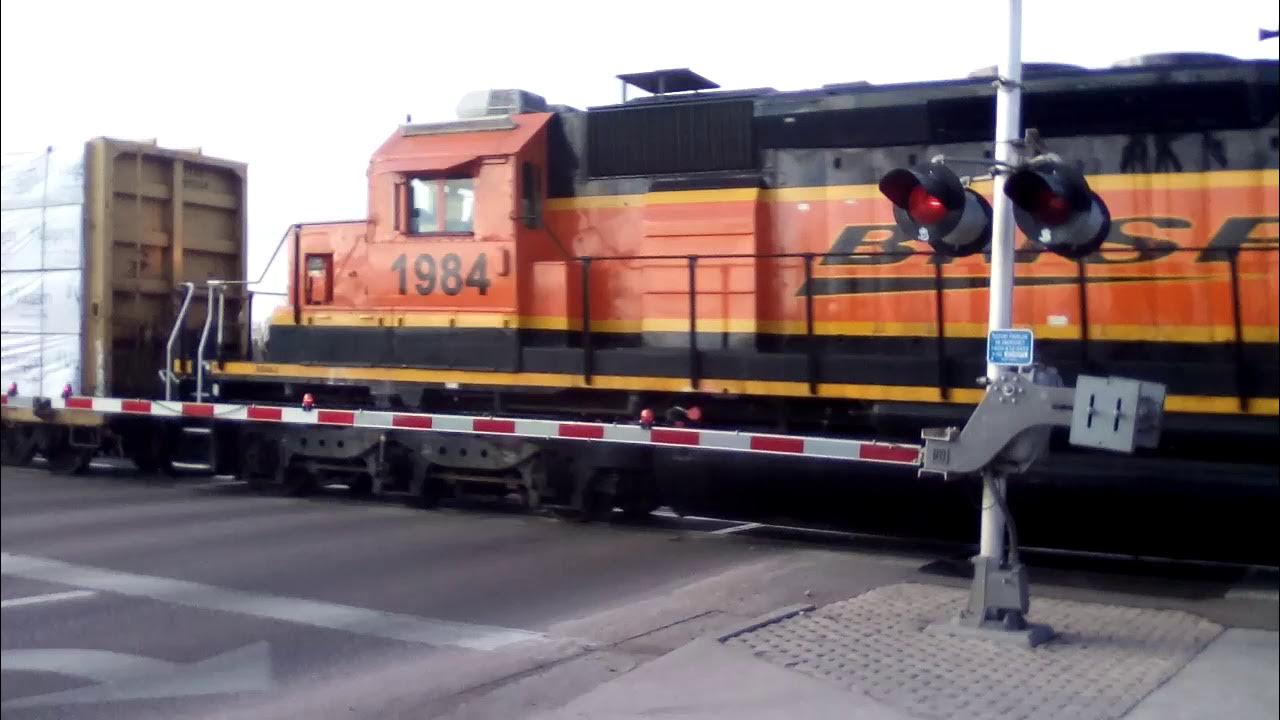 BNSF #1926 and #1984 single car - YouTube
