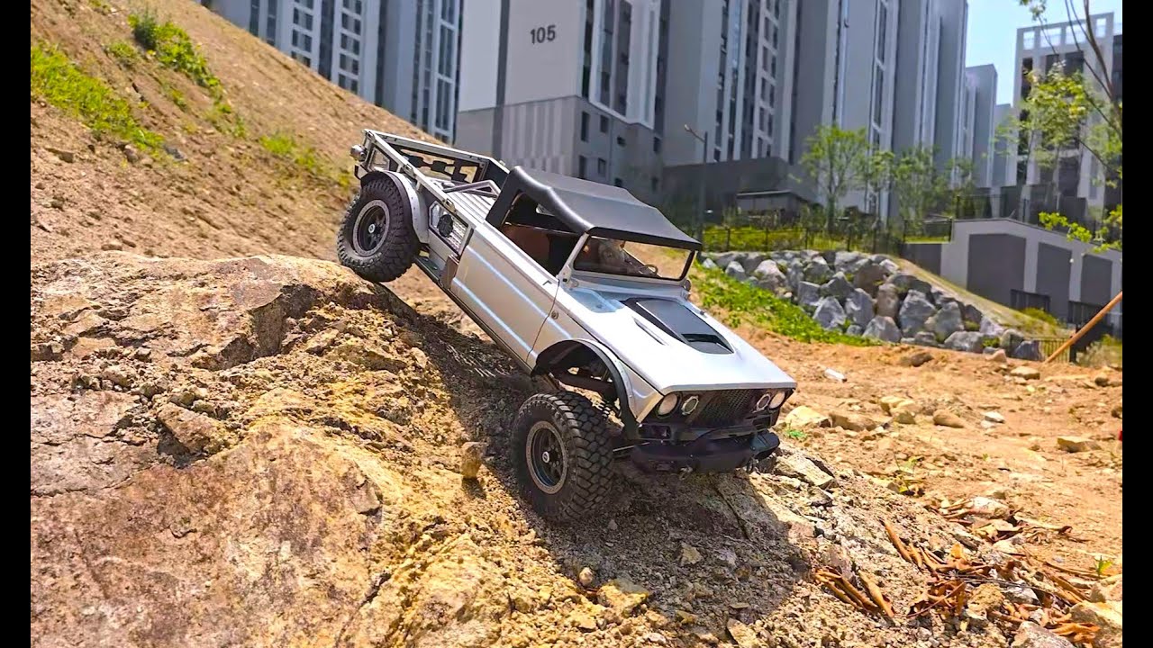 1/8 Scale RC Car TWOLF-M715 Jeep creek rock crawling ASMR - YouTube