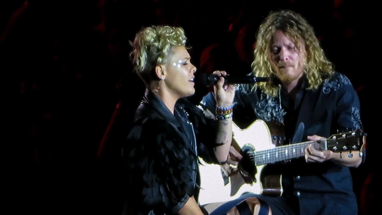 Pink - F**kin' Perfect - Live in Berlin - August 12, 2017 - YouTube