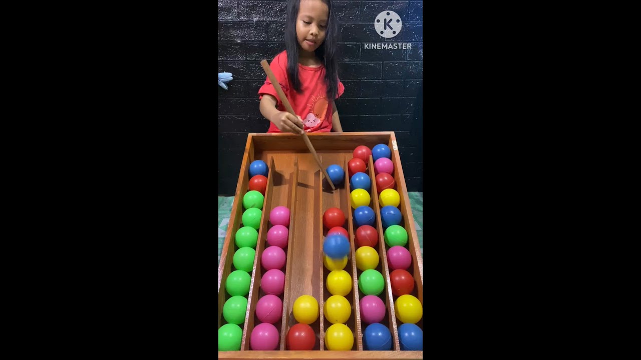 Bermain Bola Warna Seru Banget, Playing colour ball - YouTube