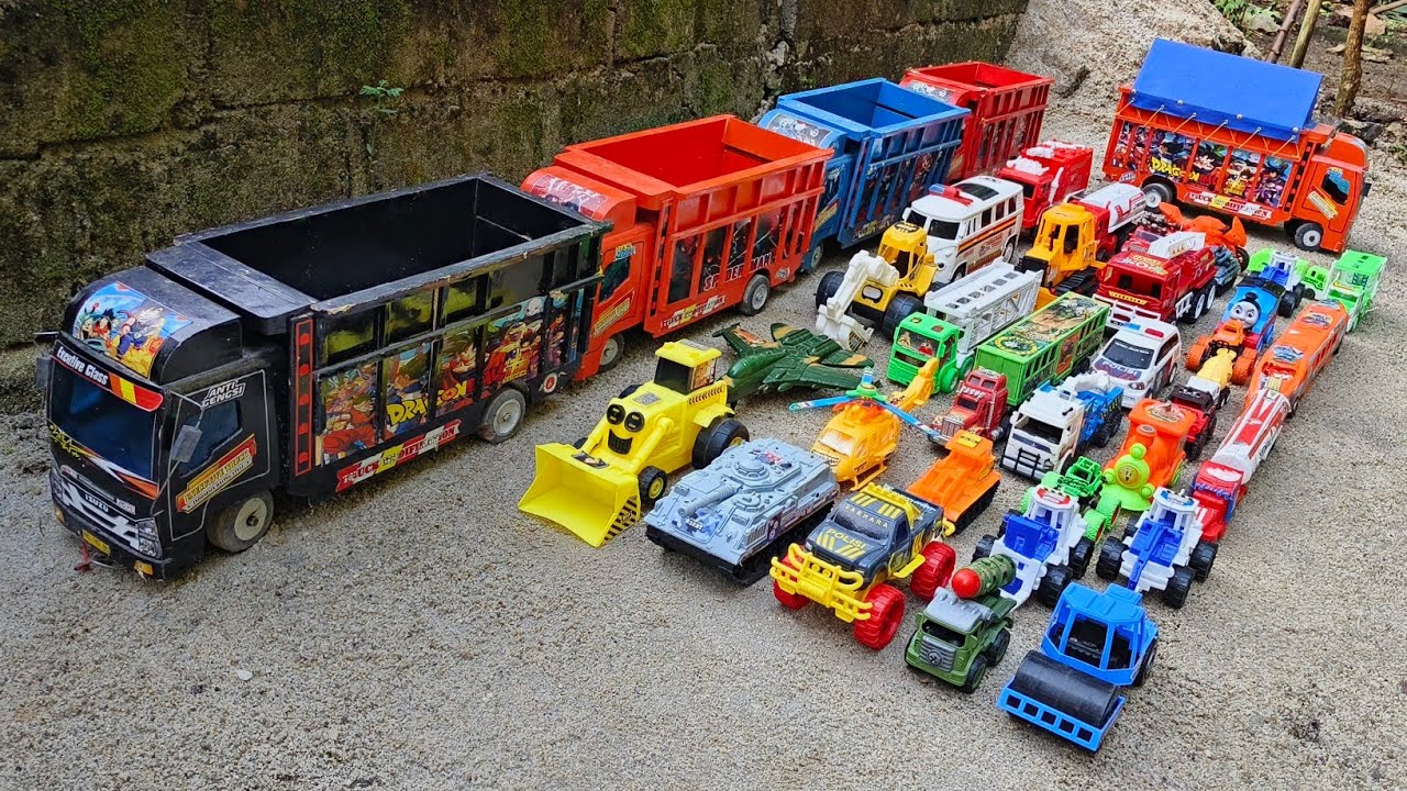 Mobil Truk Tronton Panjang Penuh Mainan Mobilan Excavator Besar ...