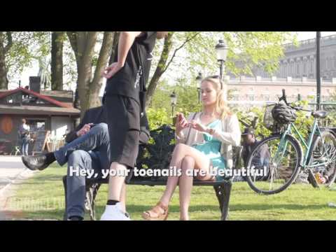 TÜRKİYEDE ÖPÜŞME ŞAKASI!!! (KİSSİNG PRANK TURKEY)