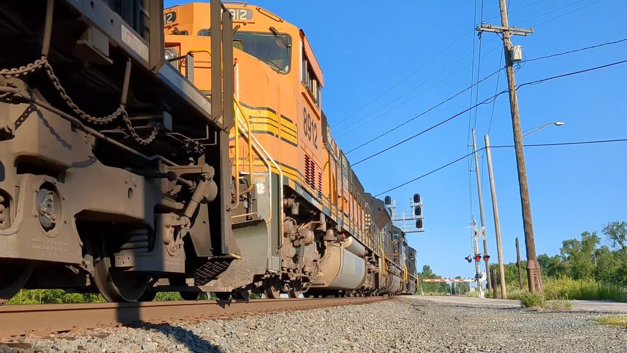 NS #4526 (K3L horn), NS #1026, WFRX #8912, & NS #3660 lead NS 273 @ Millbury | 8/13/23 | - YouTube
