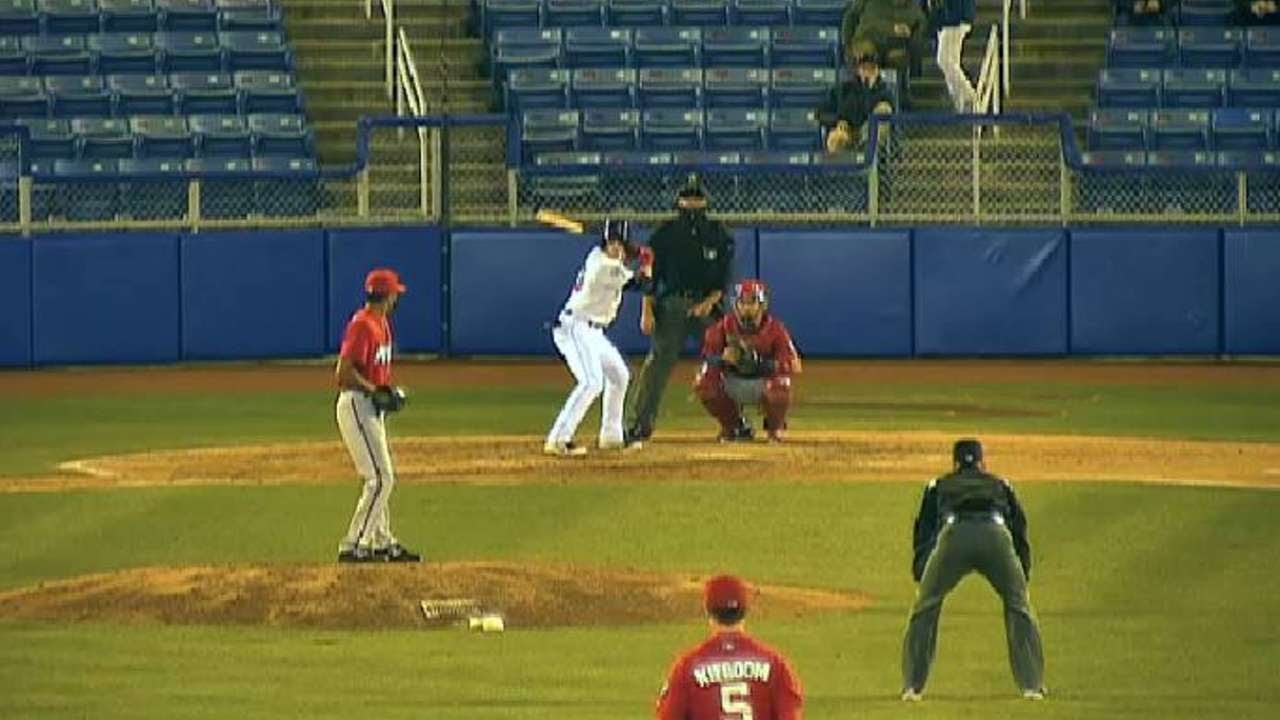 Brett Netzer triples in a run for Salem - YouTube