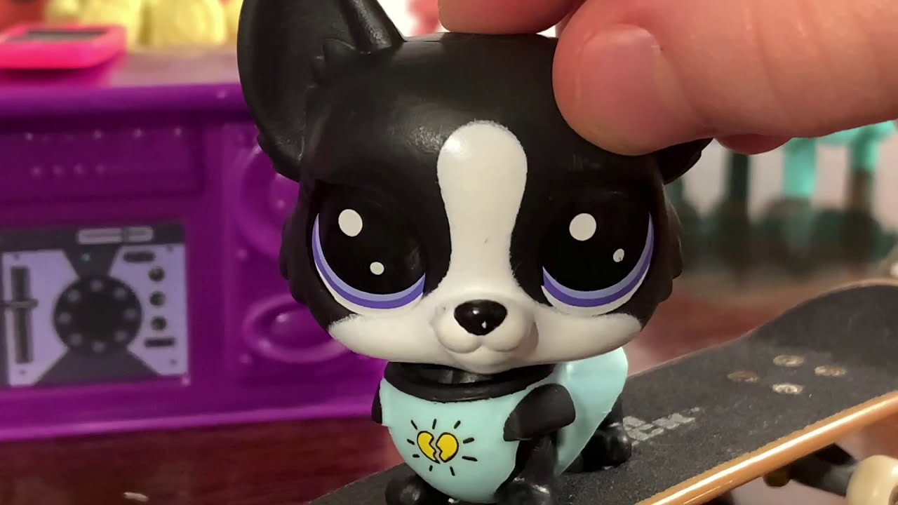 LPS Movie - Katie goes to Area 51 and finds an Alien lab! - YouTube